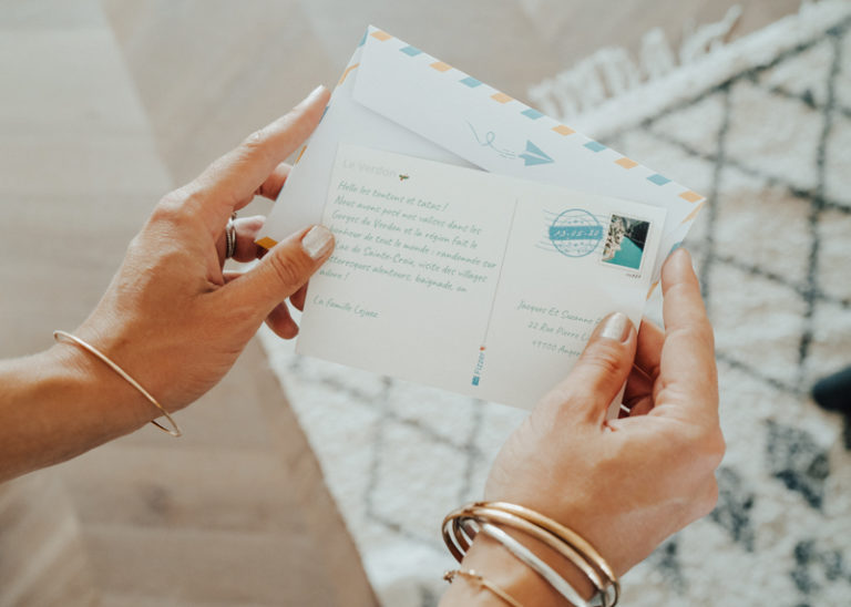 5 exemples de cartes postales à envoyer à des amis | Fizzer